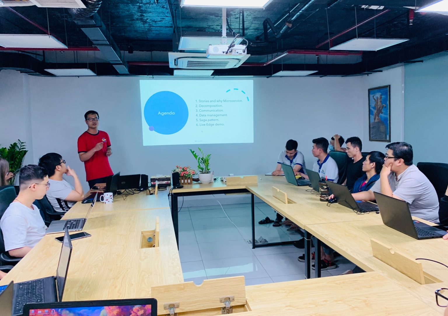 Let's explore the topic "Microservices" with IMT Solutions - IMT Solutions