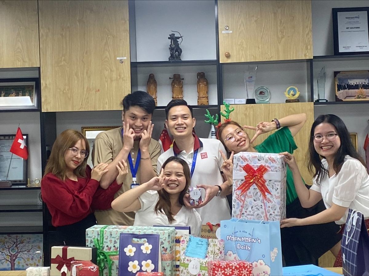 IMT Solutions HCMC had a little Party - IMT Solutions